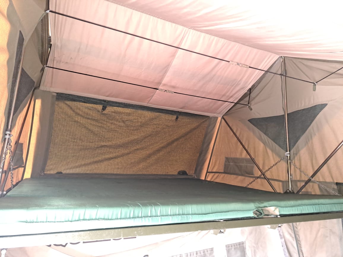 Conqueror Compact | Junk Mail Marketplace