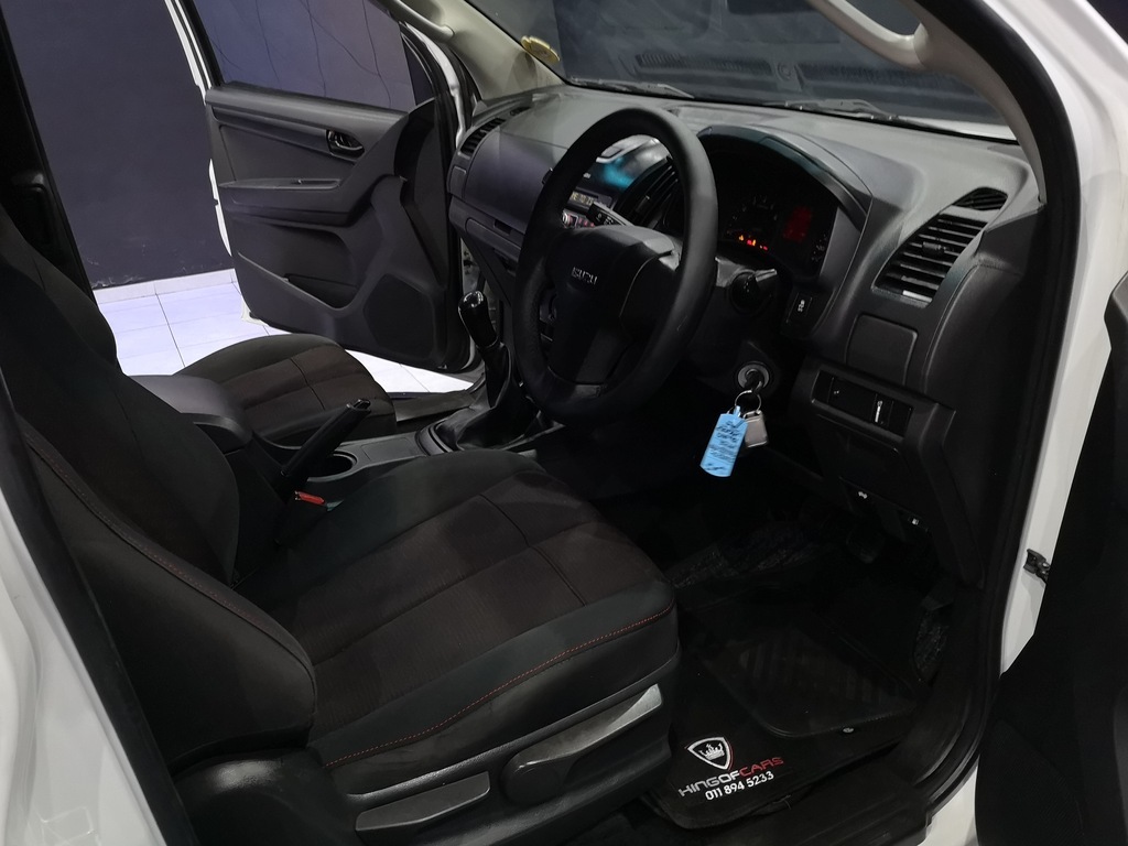 2017 Isuzu KB 300d –Teq DC LX Auto | Junk Mail