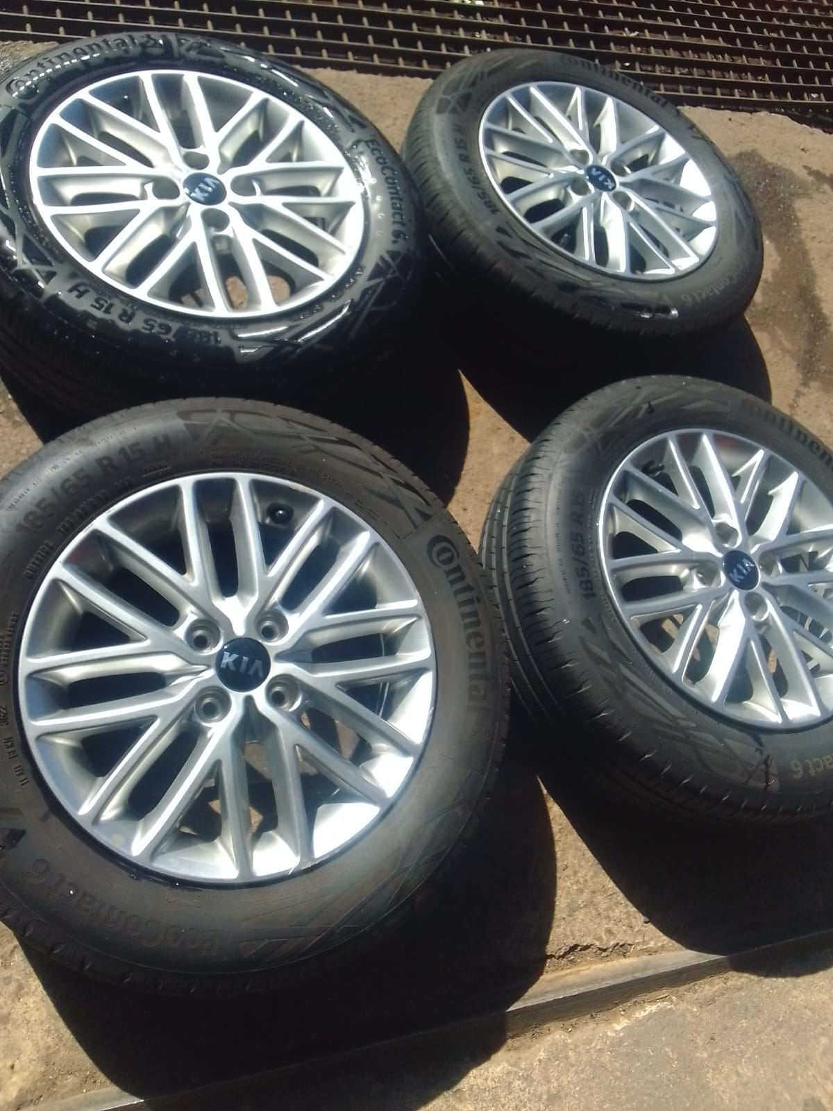 A set of 15inch Kia Rio mags and tyres like new | Junk Mail