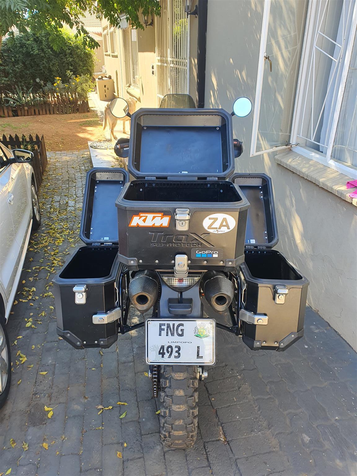 KTM 990/950 Adventure Top box and Panniers Boxes | Junk Mail
