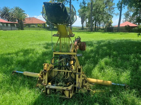 Cat 911 TLB Back Actor's Bucket and Frame | Junk Mail