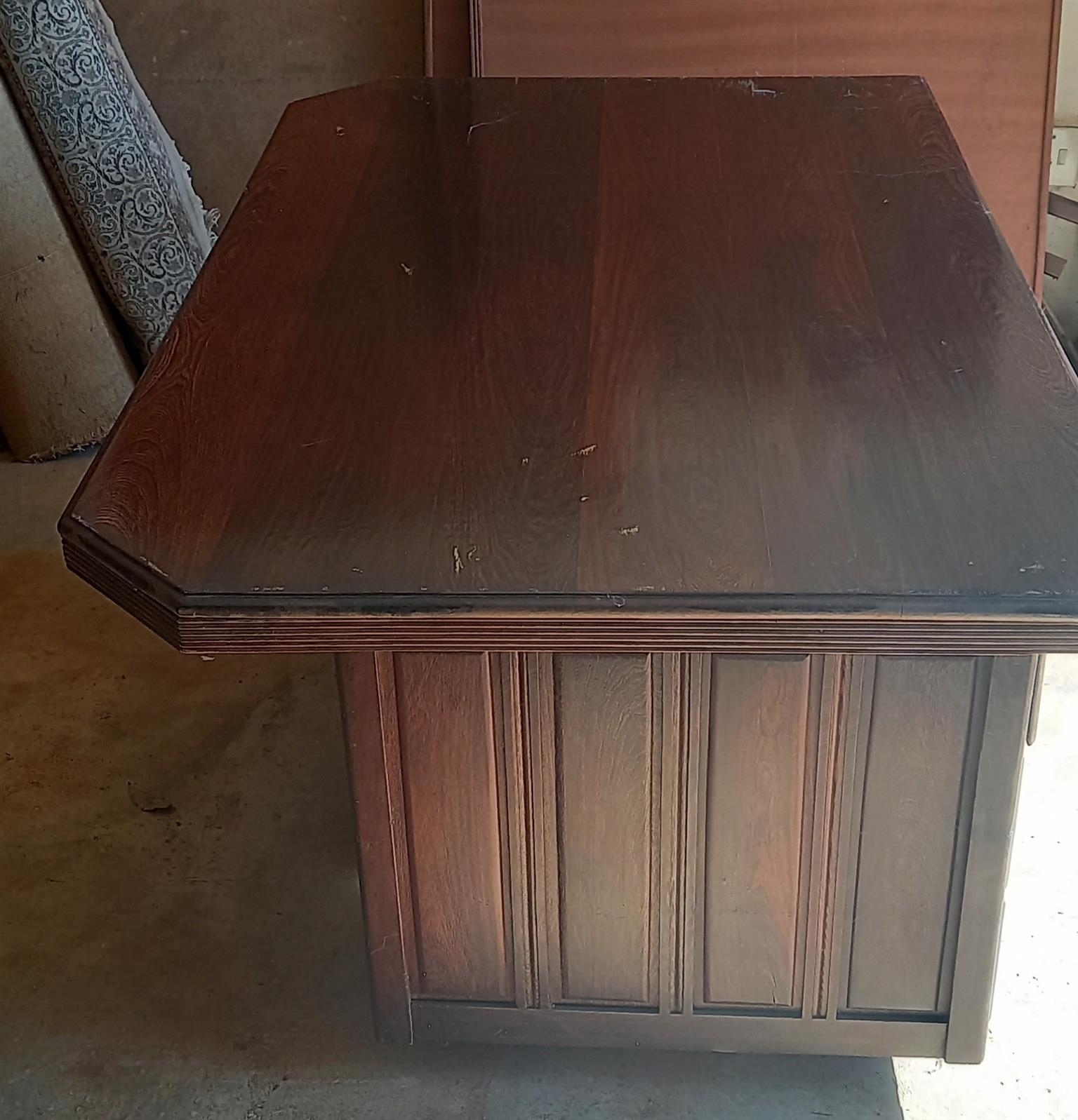 Teak solid wood executive desk. Beautiful. desk | Junk Mail Marketplace