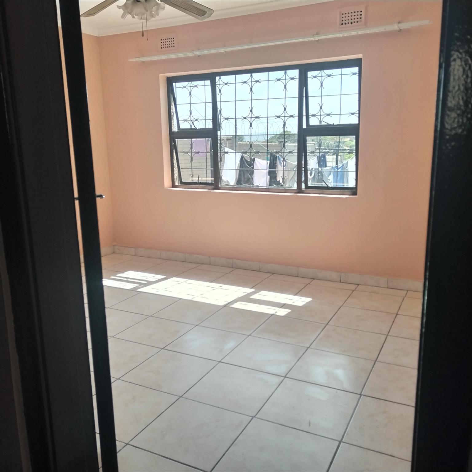 Beautiful outhouse for rent | Junk Mail