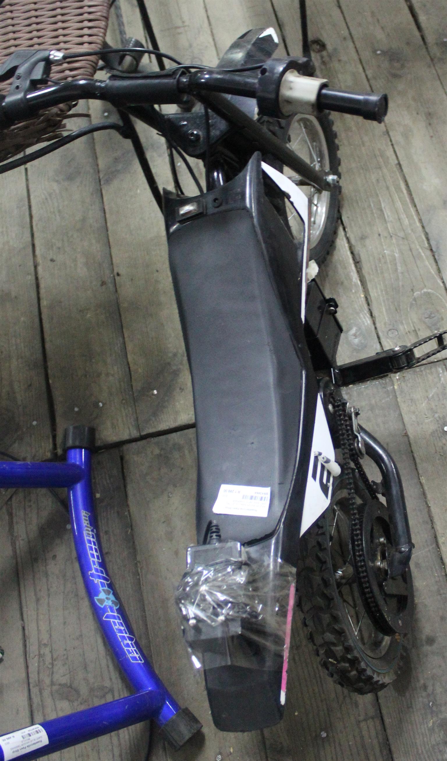 RAZOR MX125 SMALL ELECTRIC DIRT BIKE WITH CHARGER S064346A | Junk Mail ...