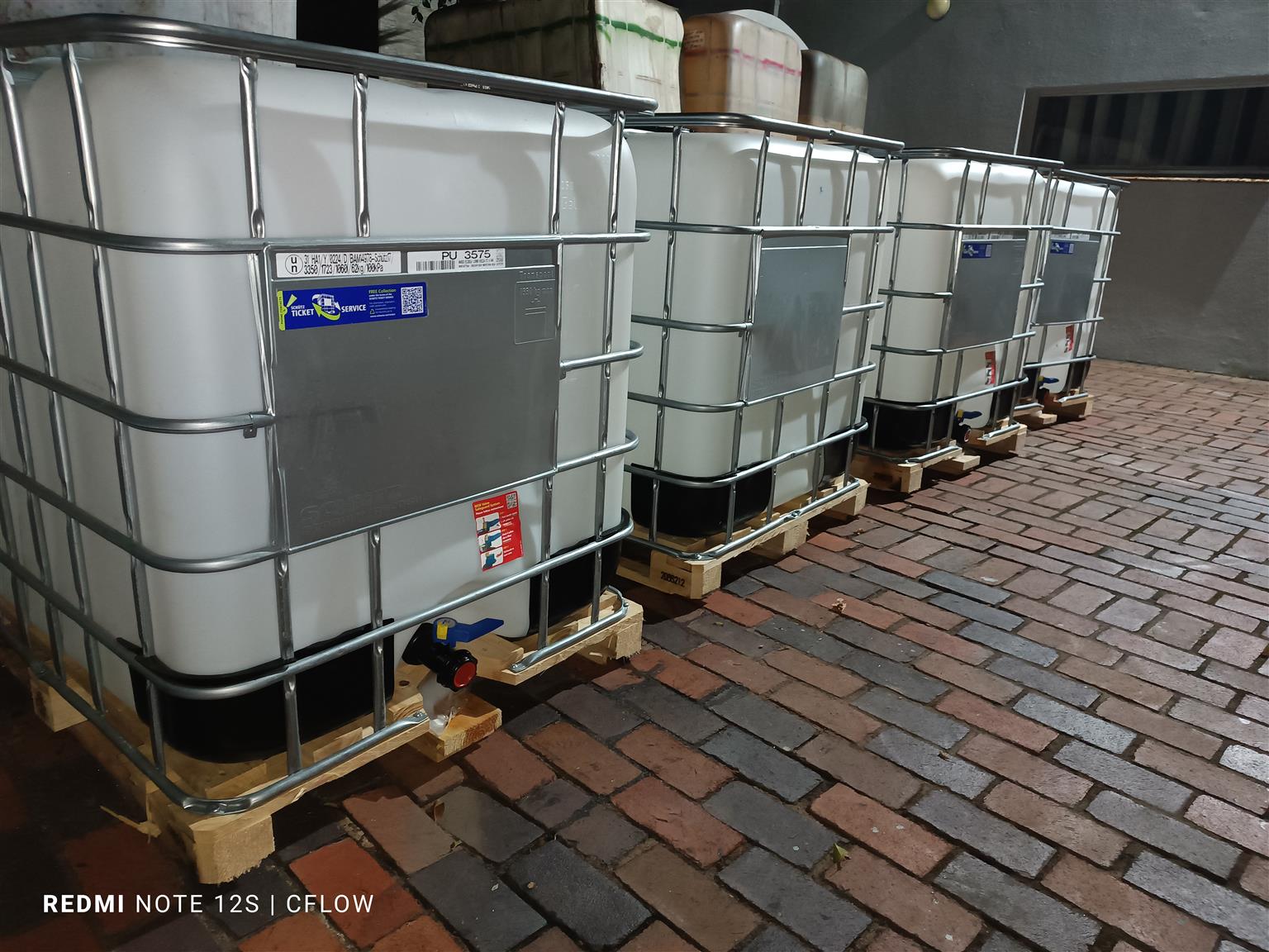 Portable flowbins 1000lt ibc. Water tanks . Diesel tanks | Junk Mail ...