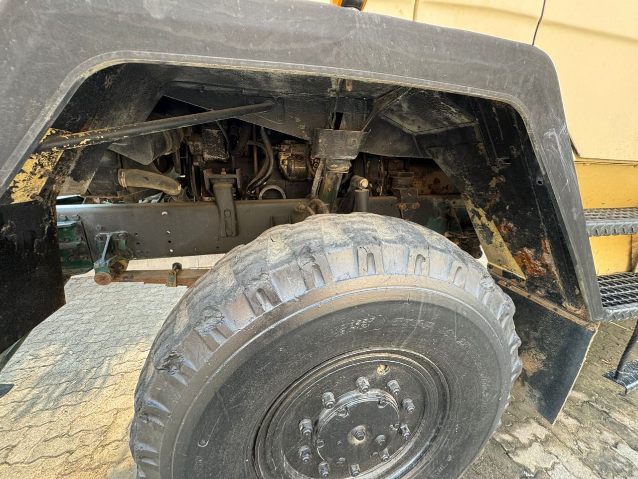 Samil 50 1988 Full working condition 4x4 drive train Crane has a few ...