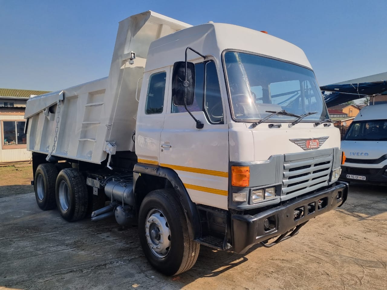 1995 TOYOTA HINO SUPER DOLPHIN 10 CUBE TIPPER | Junk Mail