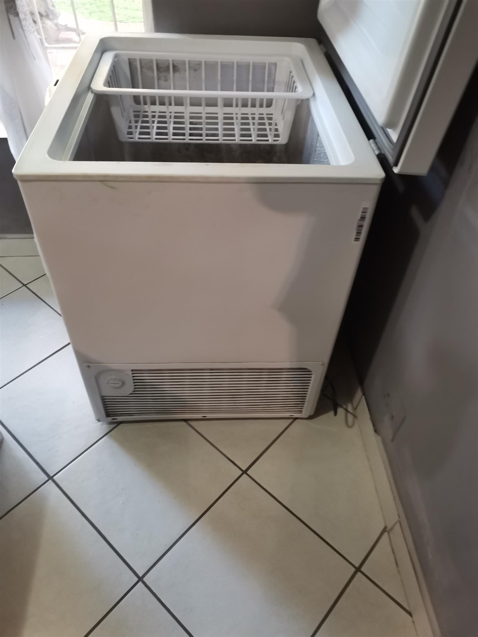Defy Eco Chest Freezer | Junk Mail Marketplace
