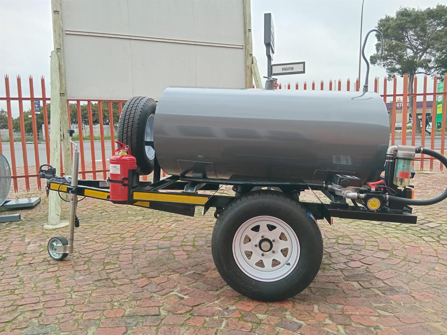 1000 Liter Diesel Mild Steel Tank/ Bowser/ Mini Tanker | Junk Mail ...