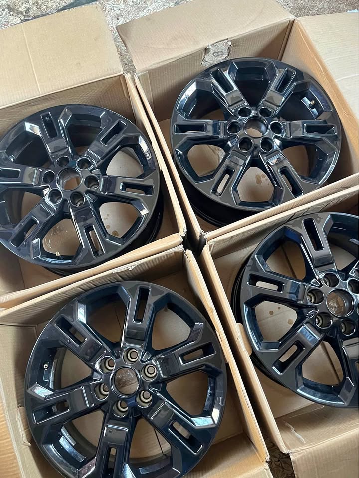 Nissan Navara D23 17inch Mag Rims | Junk Mail Marketplace