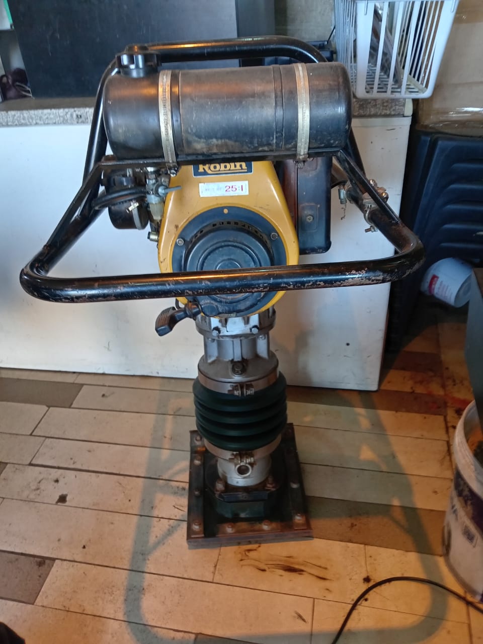 Robin Vibration rammer | Junk Mail