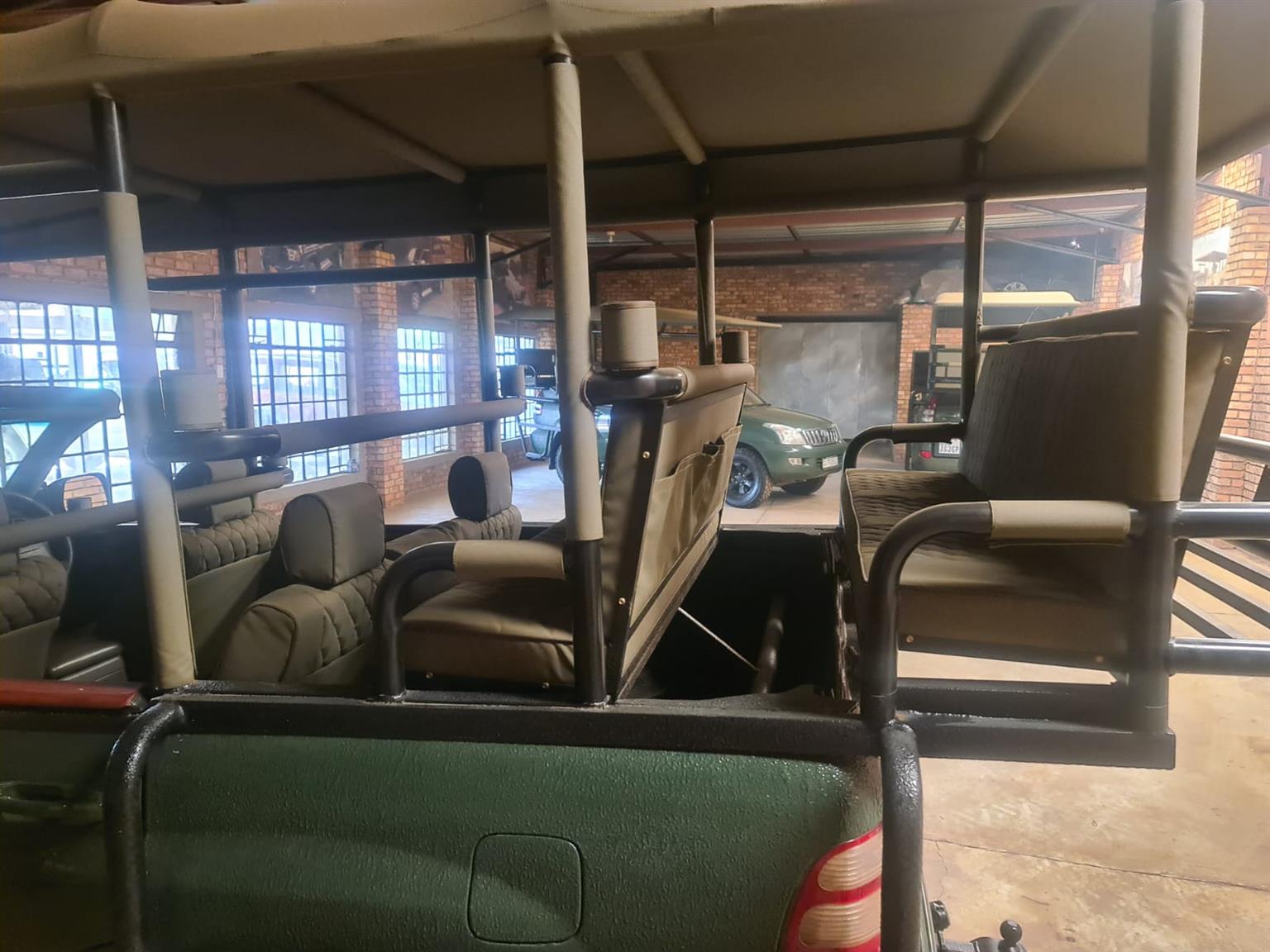 100 Series Land Cruiser Game Viewer for sale | Junk Mail