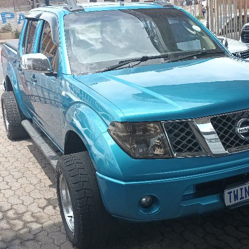 Nissan Navara 4.0 v6 Double cab manual Petrol | Junk Mail