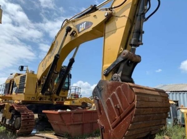 CAT 5110 B Excavator. Exc VAT 23 600 Hours 110 Ton 5 Ton Loader 100% ...