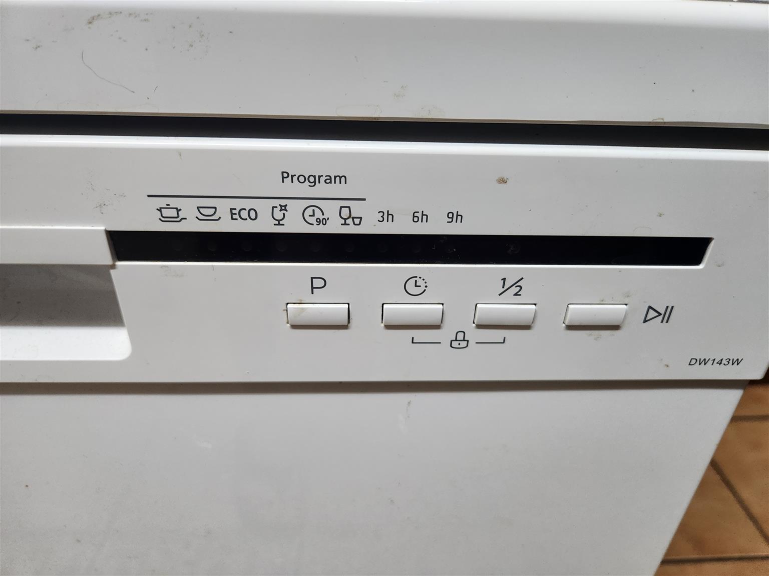 Midea dishwasher, 4 months old, like brand new | Junk Mail Marketplace