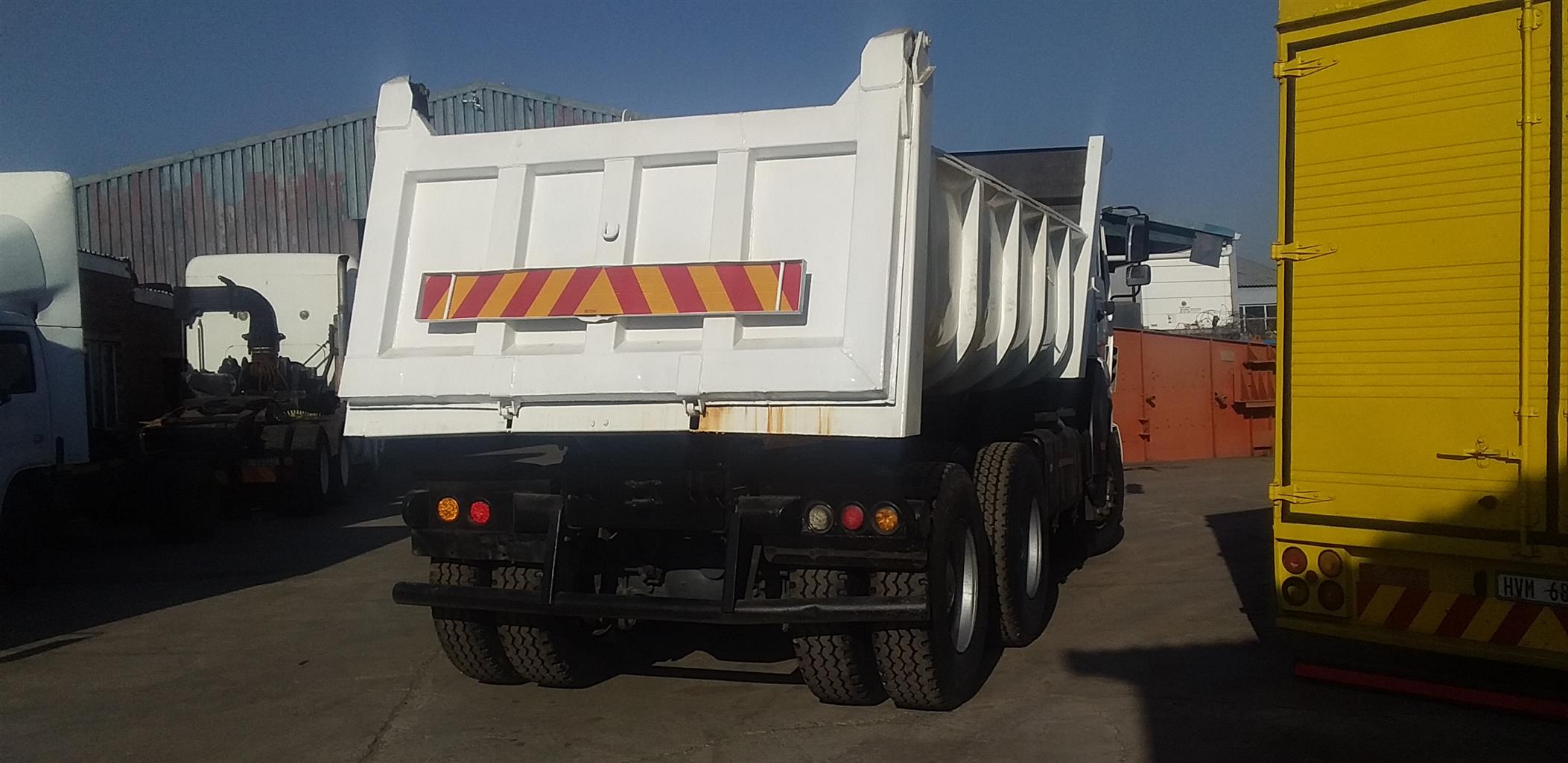 2009 NISSAN DIESEL UD90 FRIDGE BODY | Junk Mail