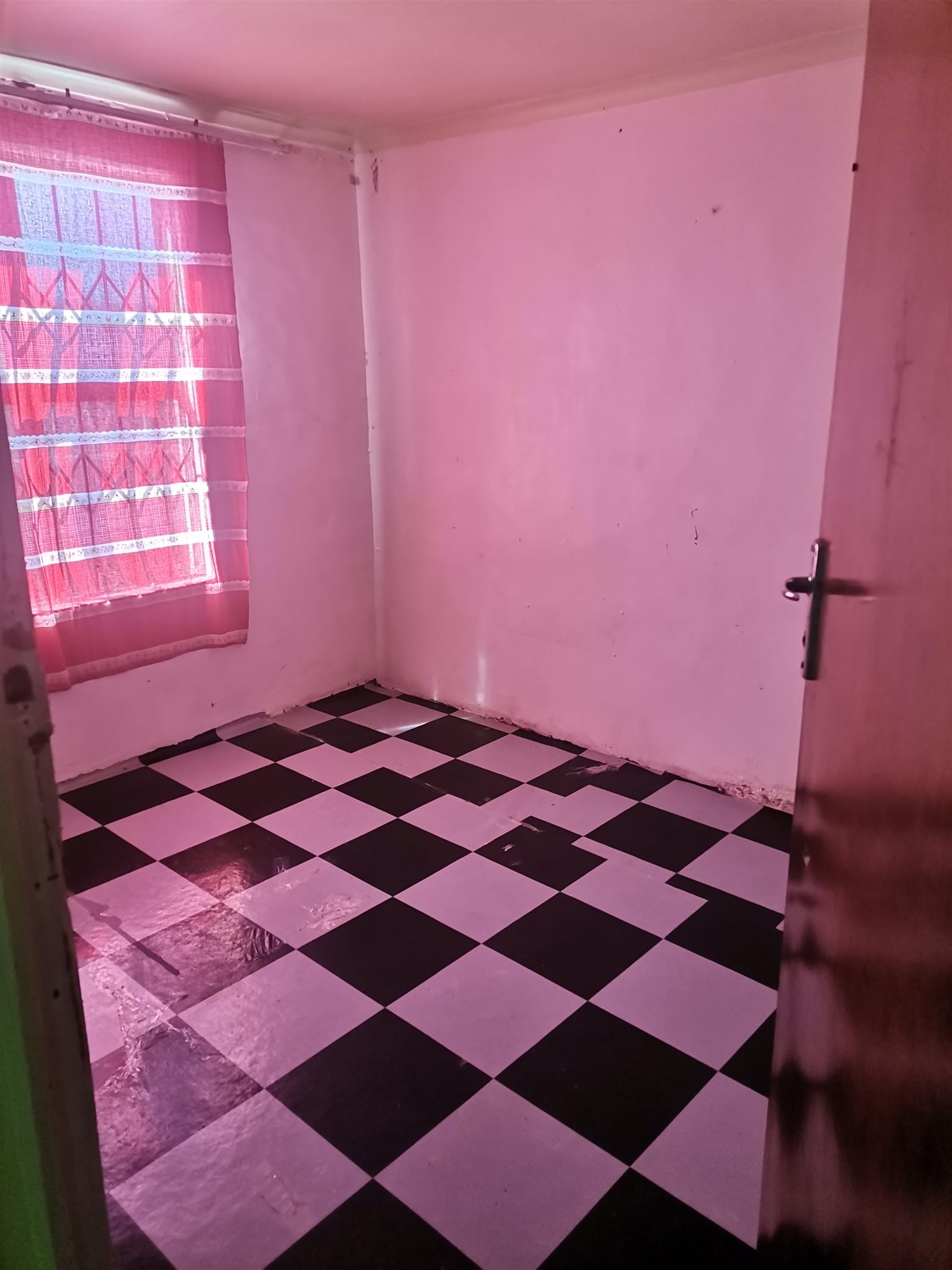 House to rent available immediately ,Lower Cross Road/Phillip no ...