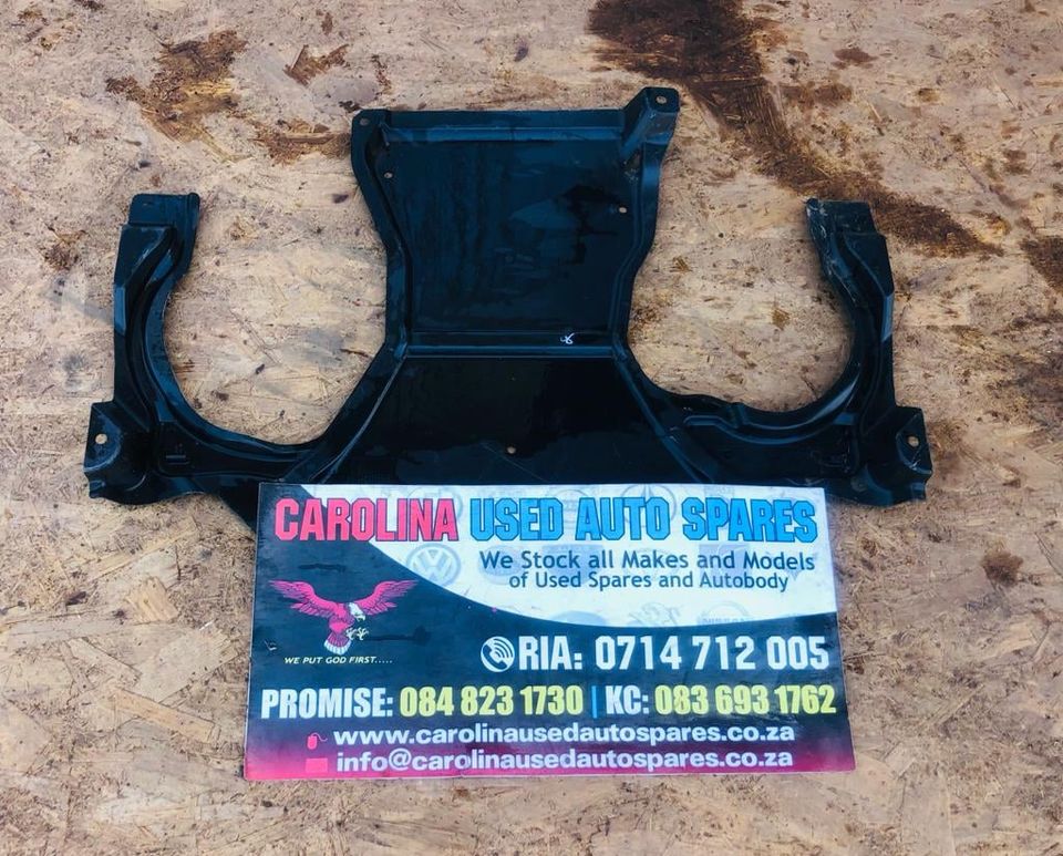 Mercedes Benz W204 C class underbody engine tray cover | Junk Mail