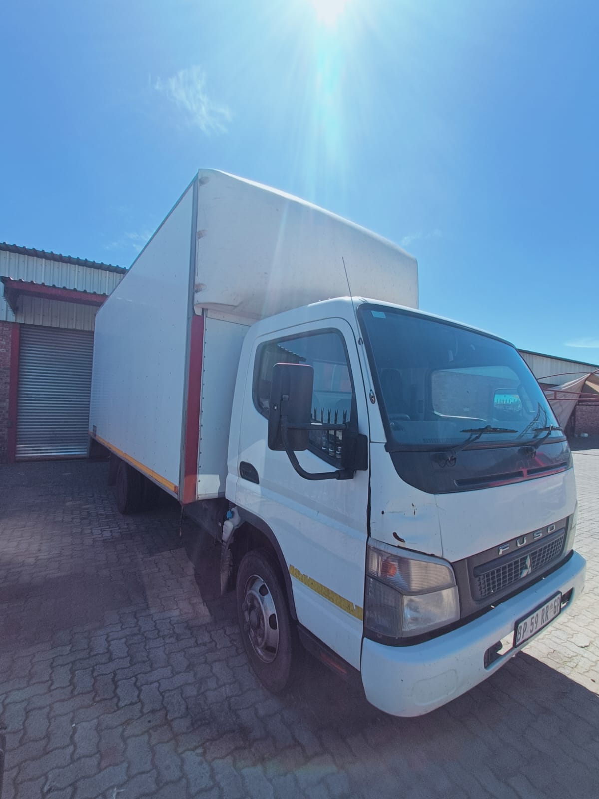 Mitsubishi fuso canter 4ton closed body | Junk Mail Marketplace