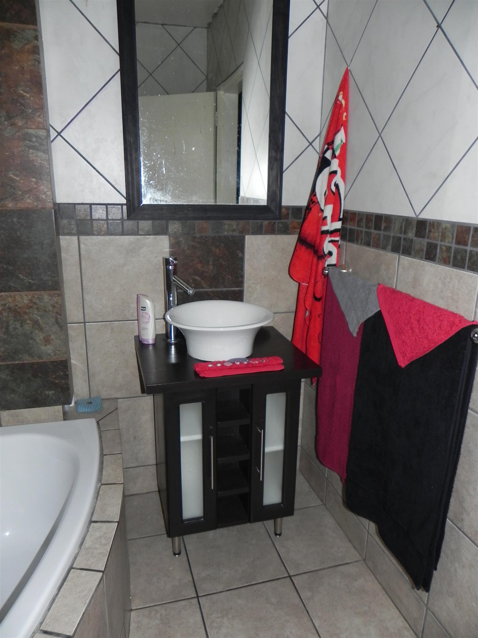 Newlands Unfurnished Room to Rent | Junk Mail Marketplace