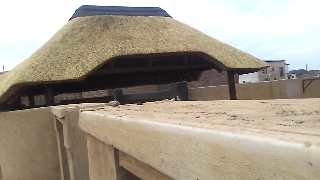 Thatch building and maintenance | Junk Mail Marketplace