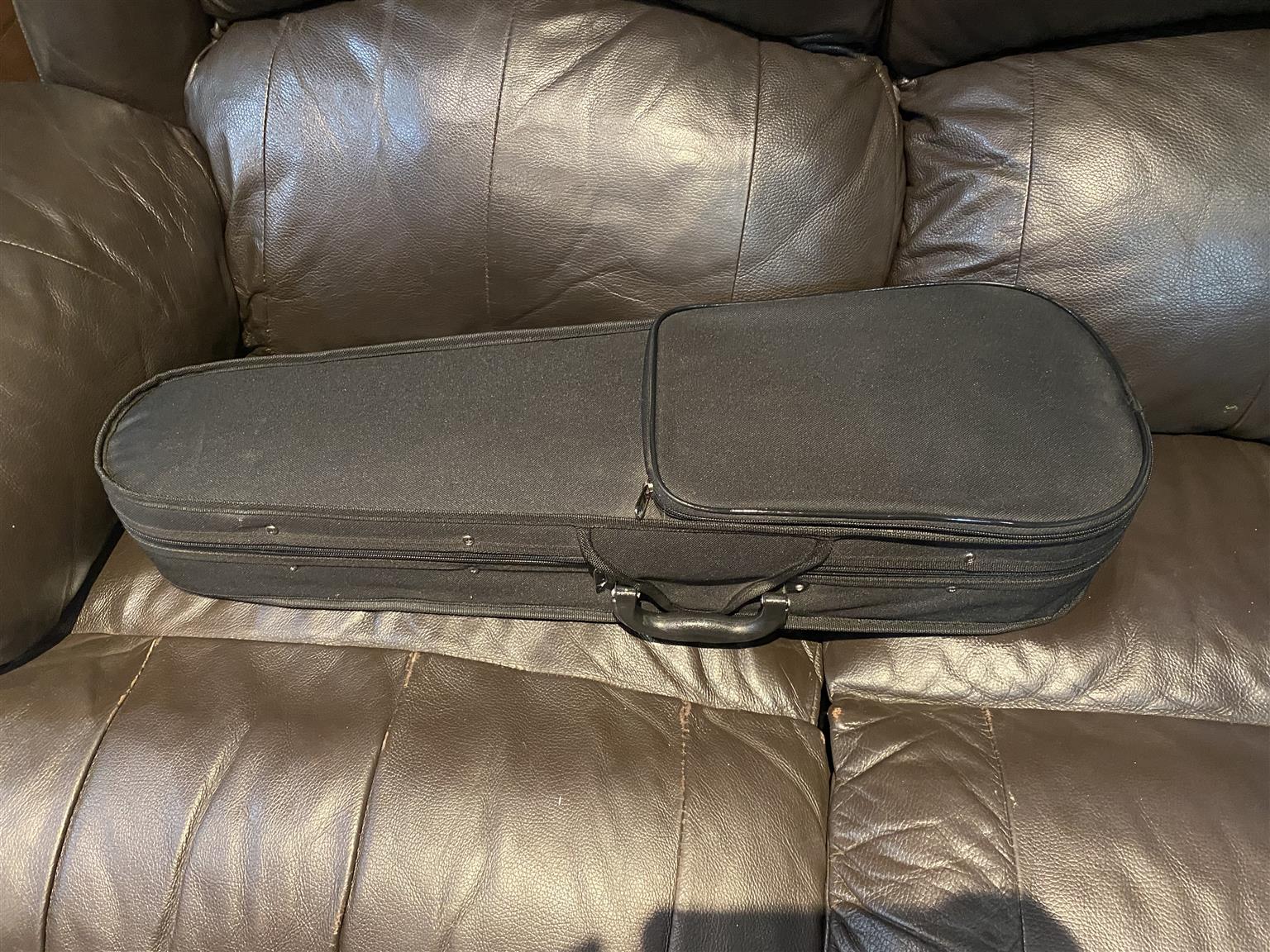 Valencia Violin | Junk Mail Marketplace