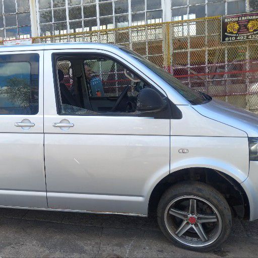 VW T5 CARAVELLE STRIPPING FOR PARTS | Junk Mail Marketplace