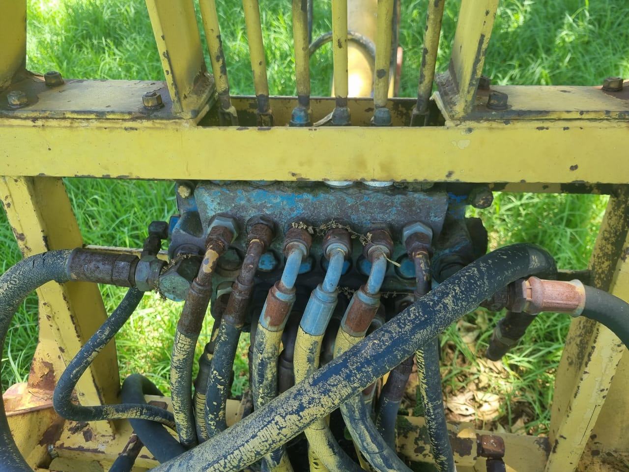 Cat 911 TLB Back Actor's Bucket and Frame | Junk Mail