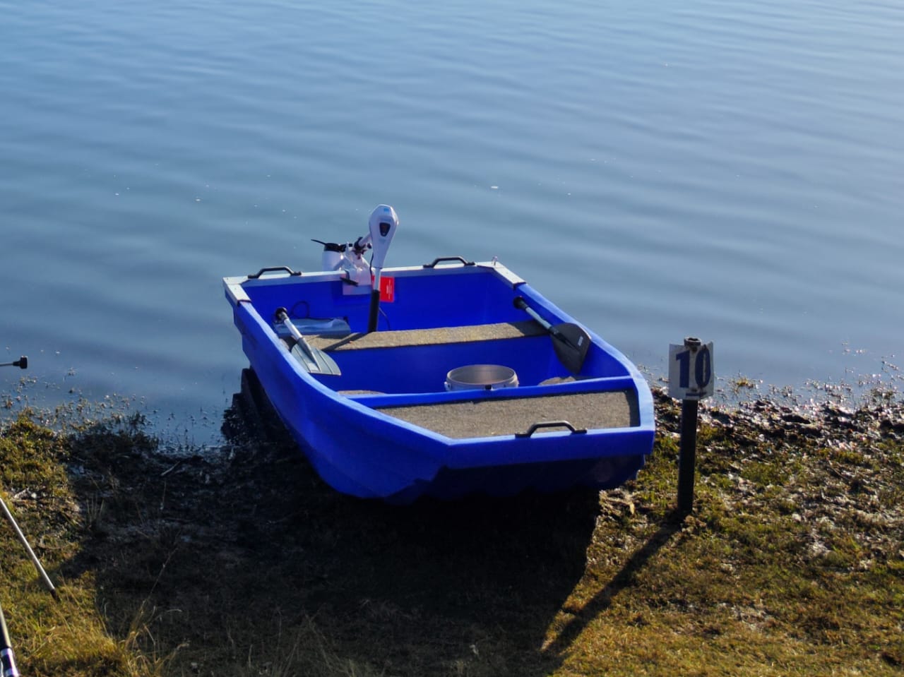 Plastic Boat & Trolling Motor | Junk Mail Marketplace