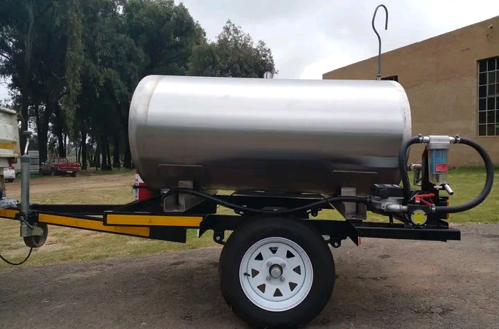 1000L STAINLESS STEEL DIESEL TANKER | Junk Mail Marketplace