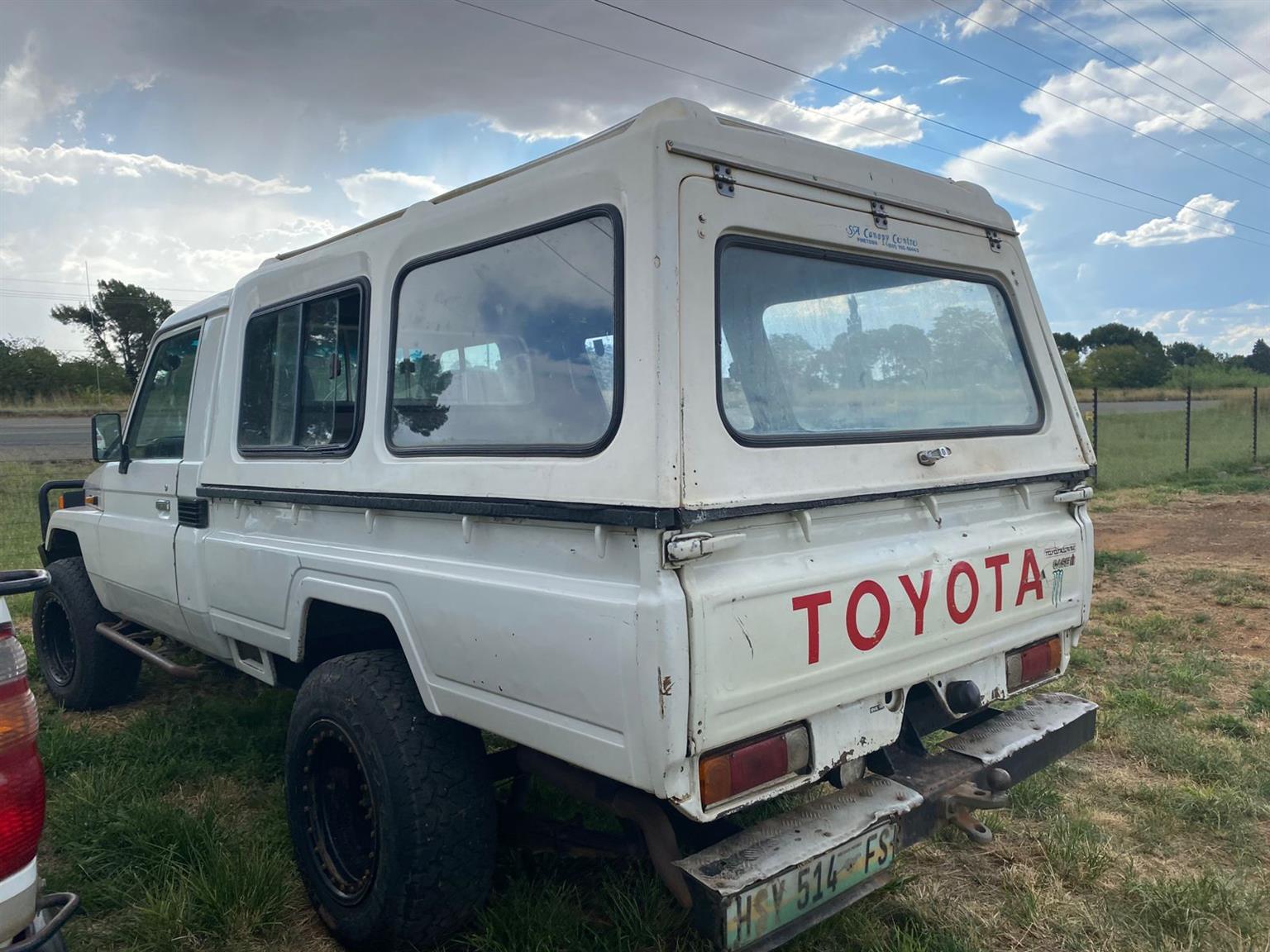 Land Cruiser 79 Series single cab with canopy | Junk Mail Marketplace