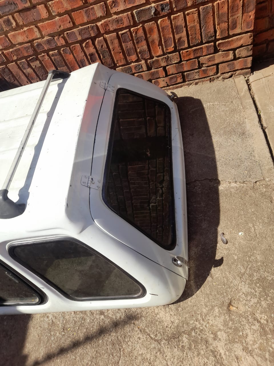 Second hand canopy for Fiat Strada 2010 model can fit small bakkies ...