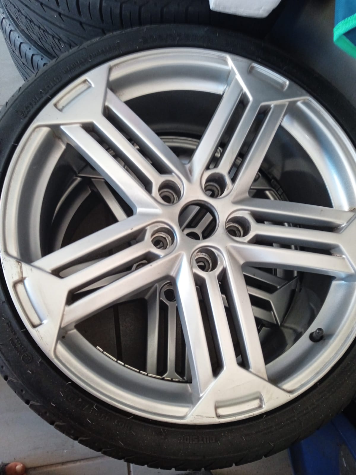 VW GOLF R 6 MAGWHEELS AND TYRES | Junk Mail Marketplace
