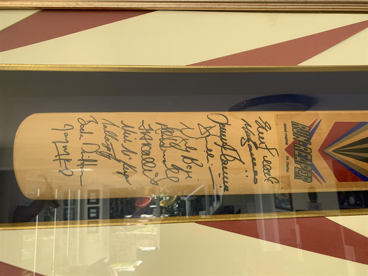 Signed and framed cricket bat Proteas team 2001 | Junk Mail Marketplace