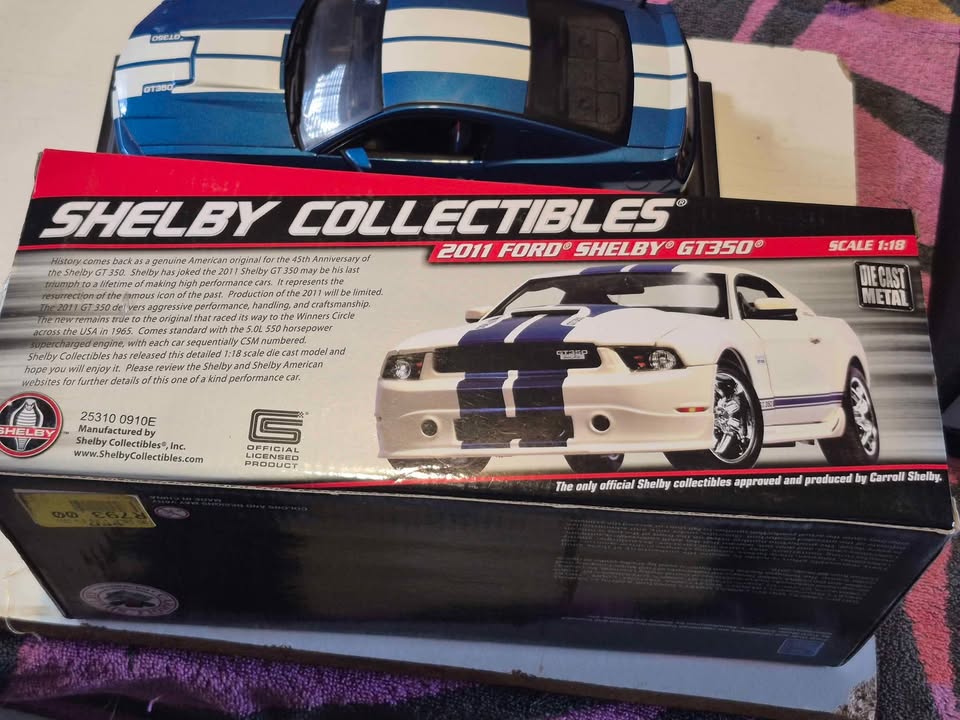 2011 Ford Shelby GT350, 1:18 scale die-cast model | Junk Mail Marketplace
