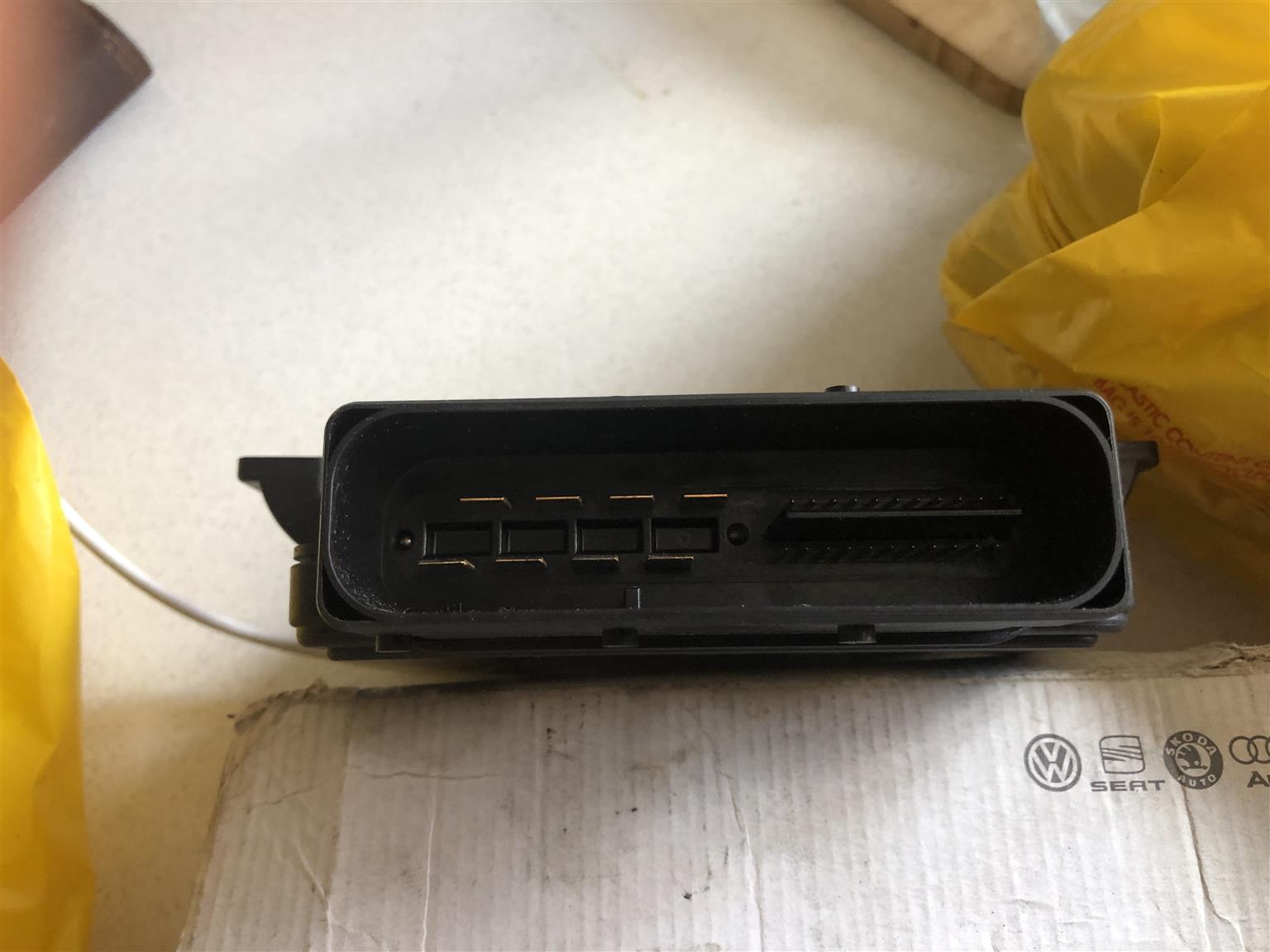 Jetta 5 computer box | Junk Mail Marketplace