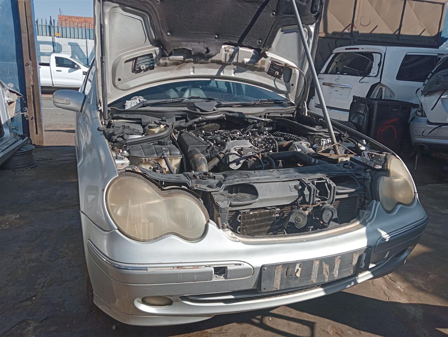 MERCEDES BENZ W203 C220 CDI ENGINE M646 AUTOMATIC | Junk Mail Marketplace