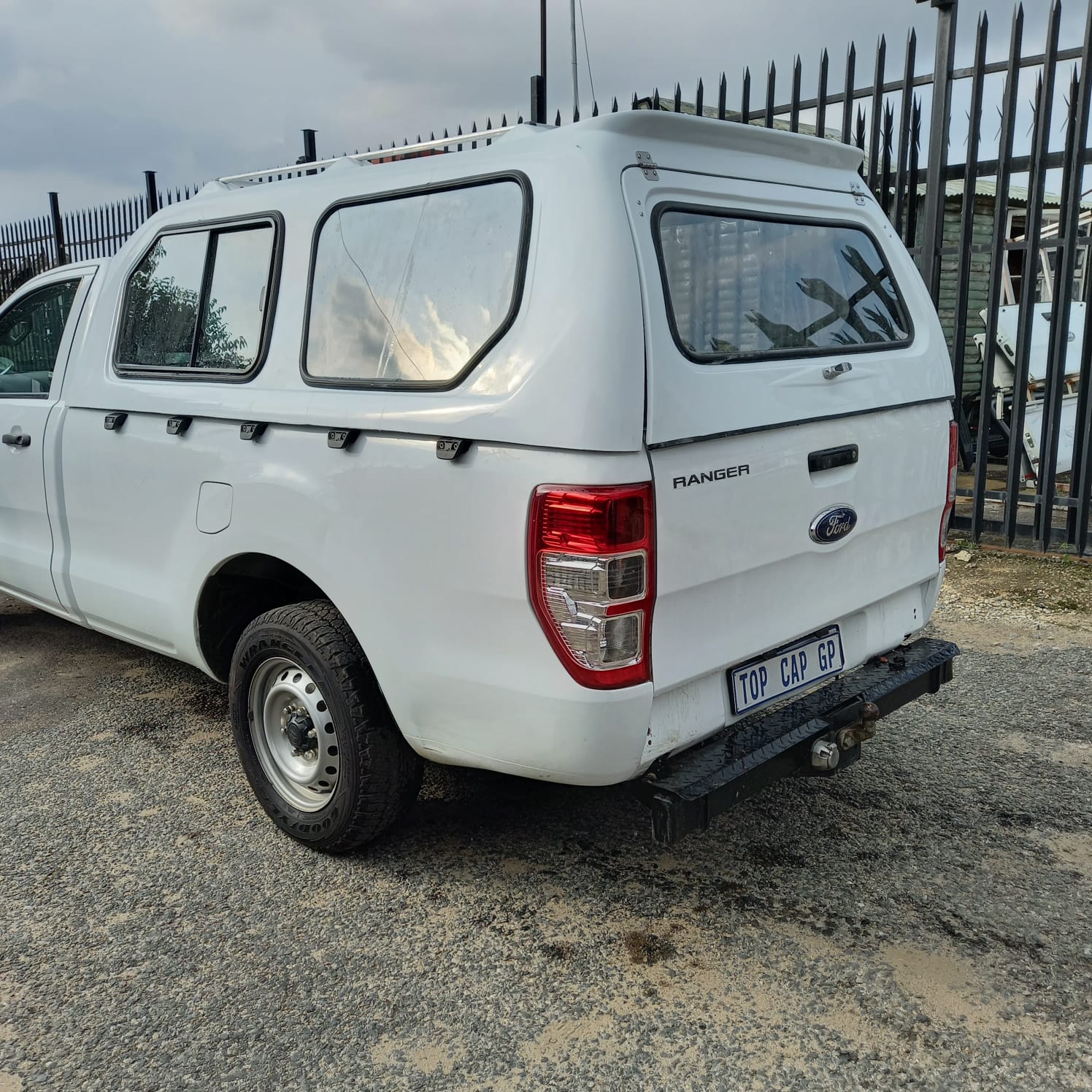FORD RANGER T6 SINGLE CAB LWB CANOPY WITH R/RACKS | Junk Mail