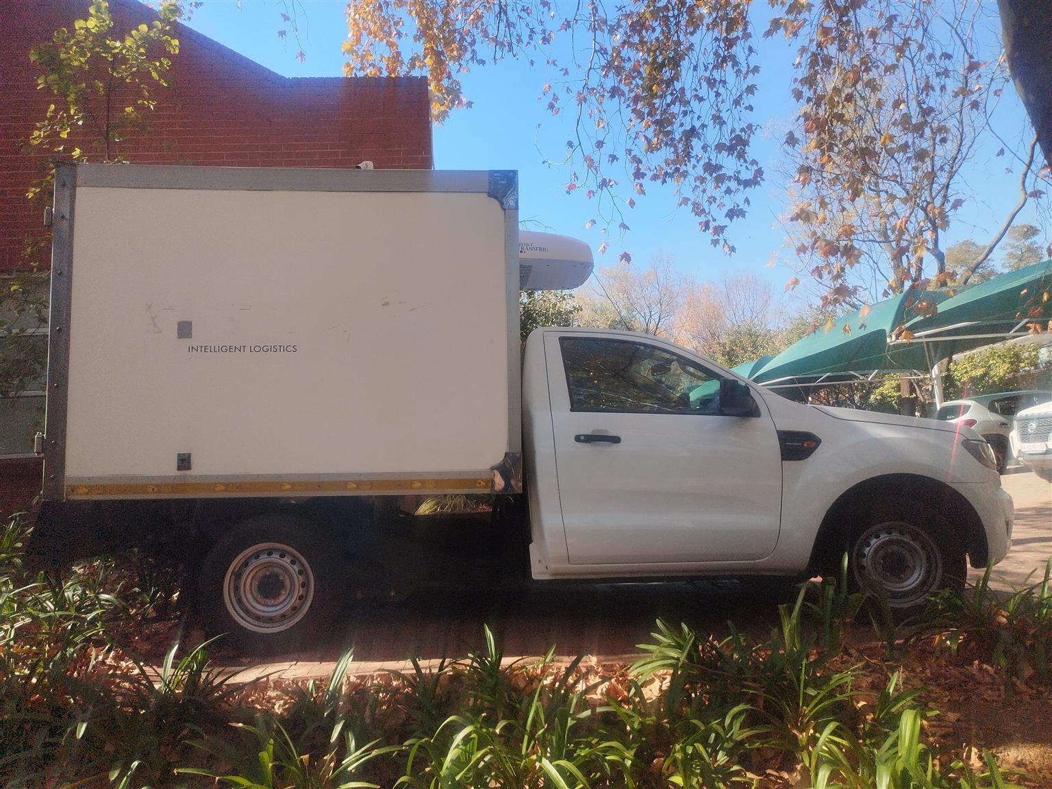 Refrigerated freezer box with complete transfrig set | Junk Mail ...