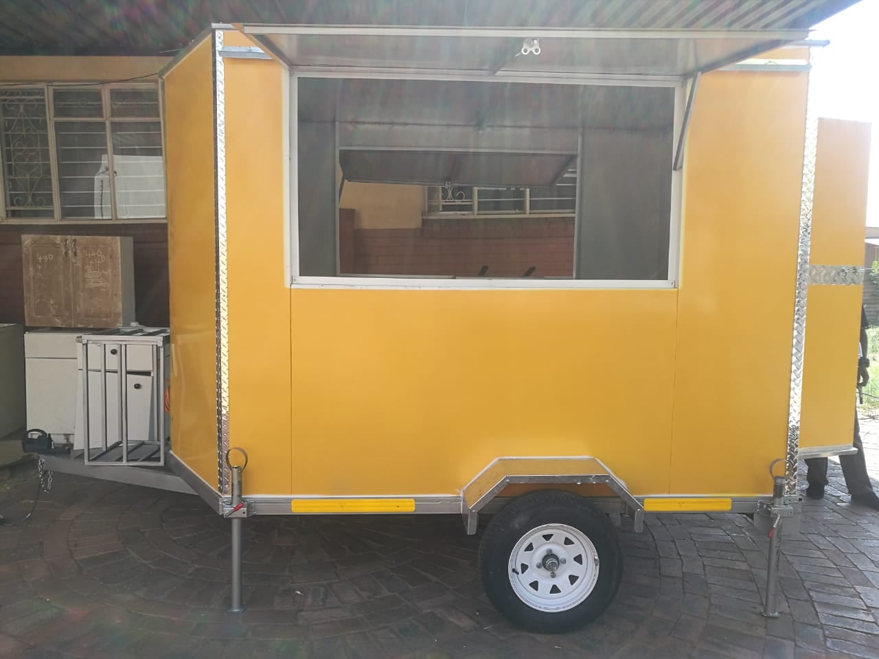 1.5m Mobile kitchens food trailer for sales | Junk Mail Marketplace