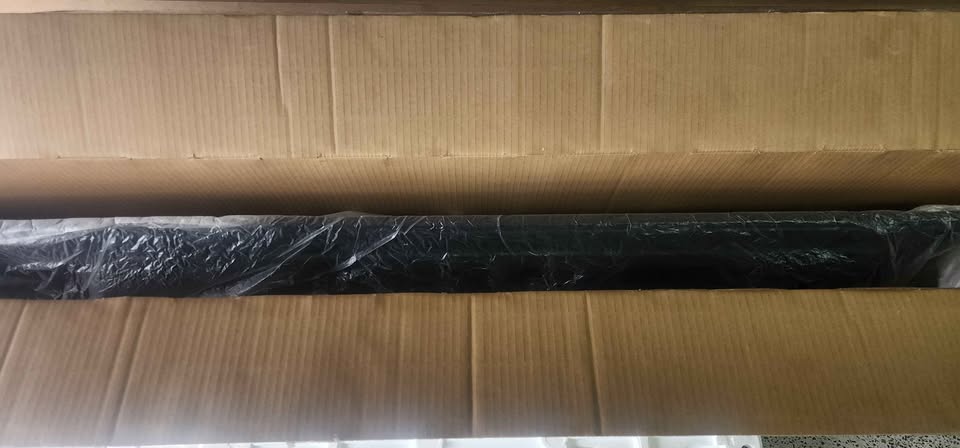 2x BROKEN CRACKED SCREEN Hisense Led Smart Tvs | Junk Mail Marketplace