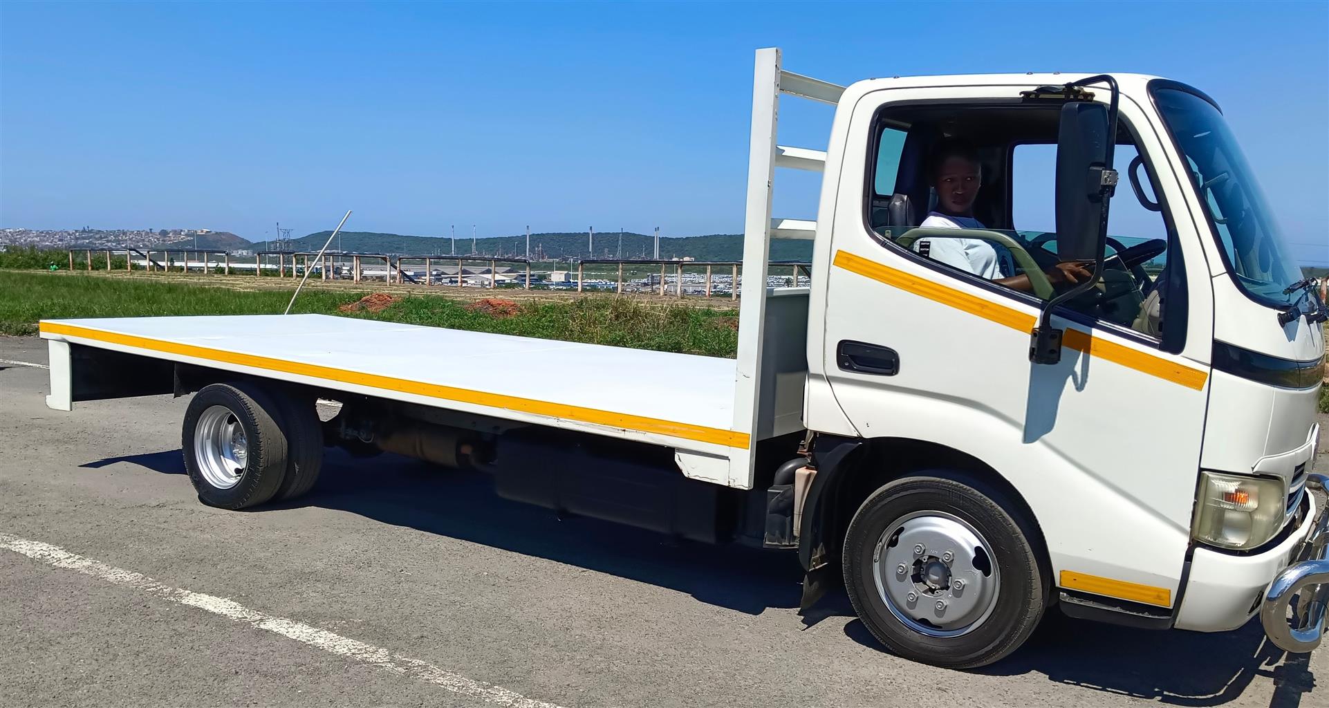 2014 Toyota Dyna 4093 driving school spec..6m | Junk Mail Marketplace