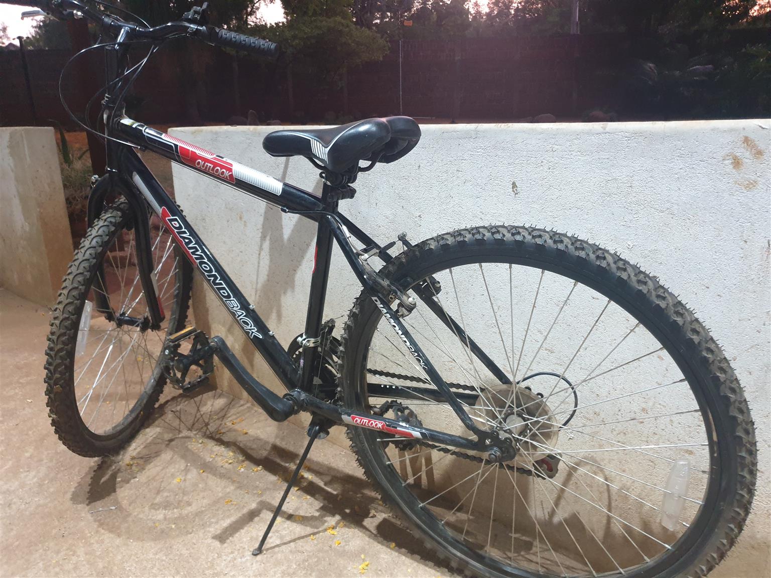 Raleigh diamondback outlook 26 inch | Junk Mail Marketplace