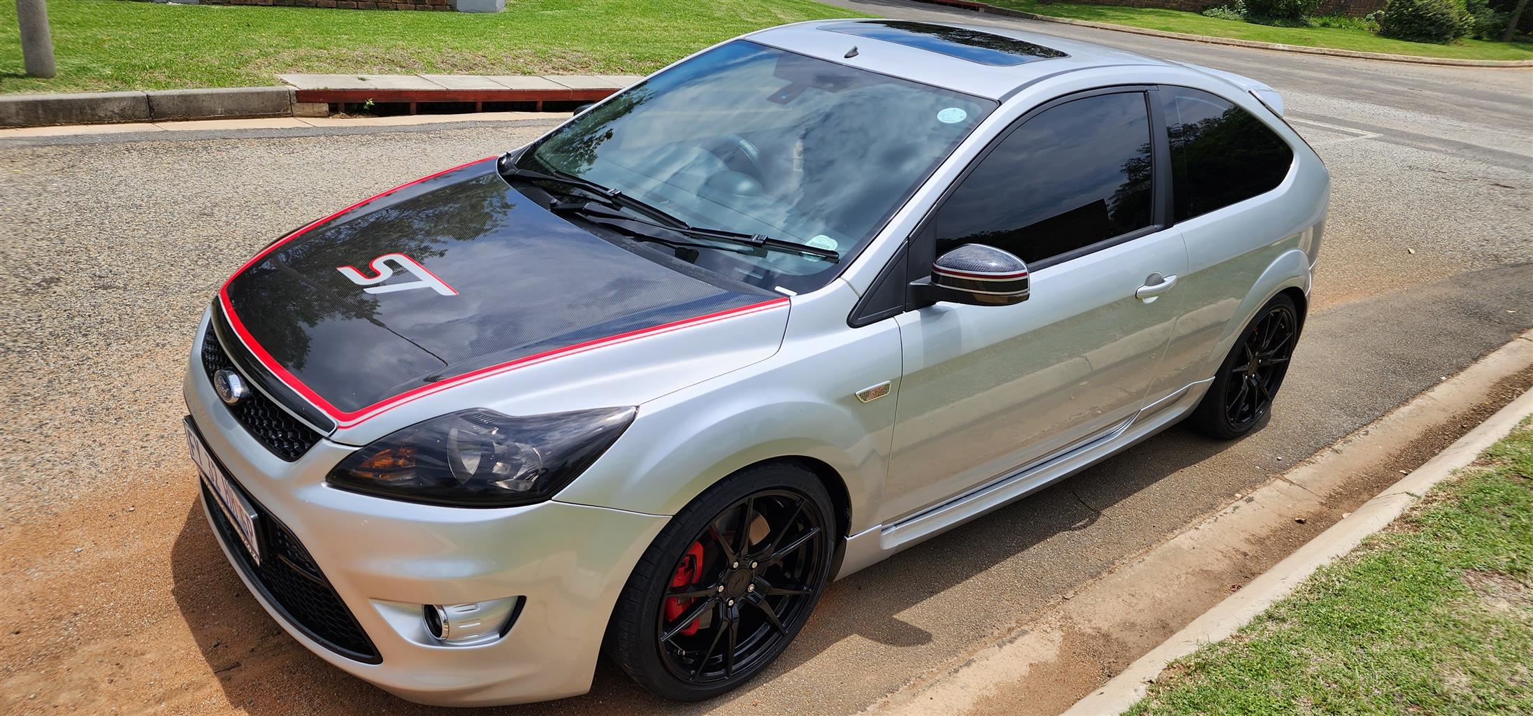 Ford Focus ST 2011 with only 74517km on the clock.FSH with agents ...