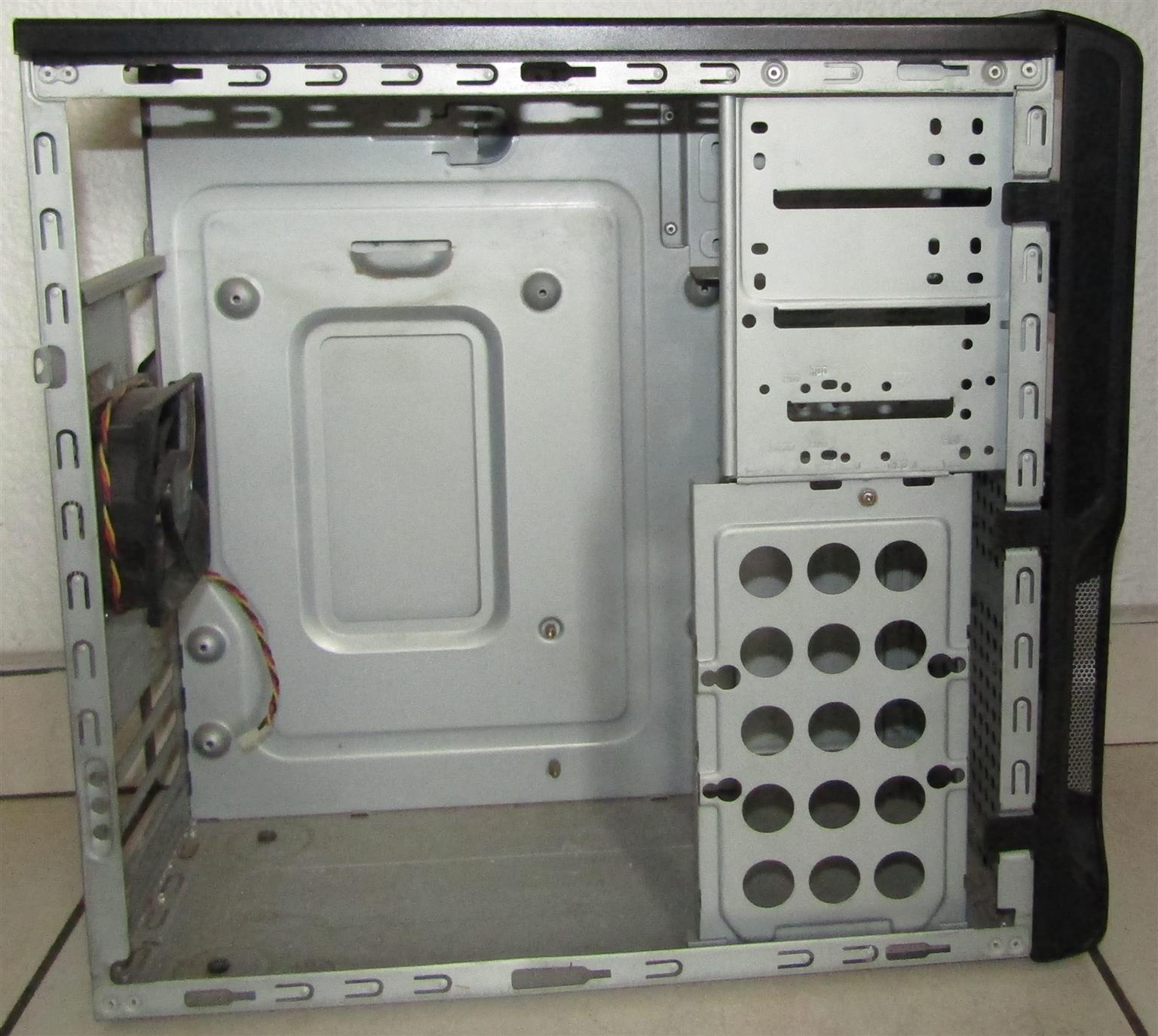 Pinnacle S-BBOXE7525 PC Tower - gutted | Junk Mail Marketplace