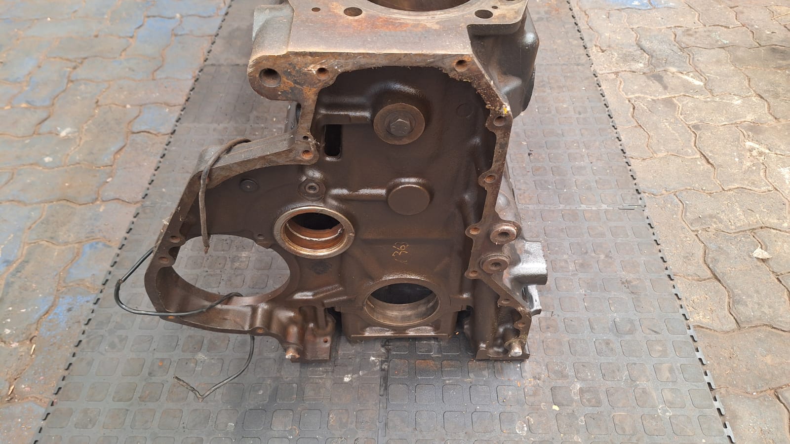 MAn D2876 LF25 Engine Block | Junk Mail Marketplace