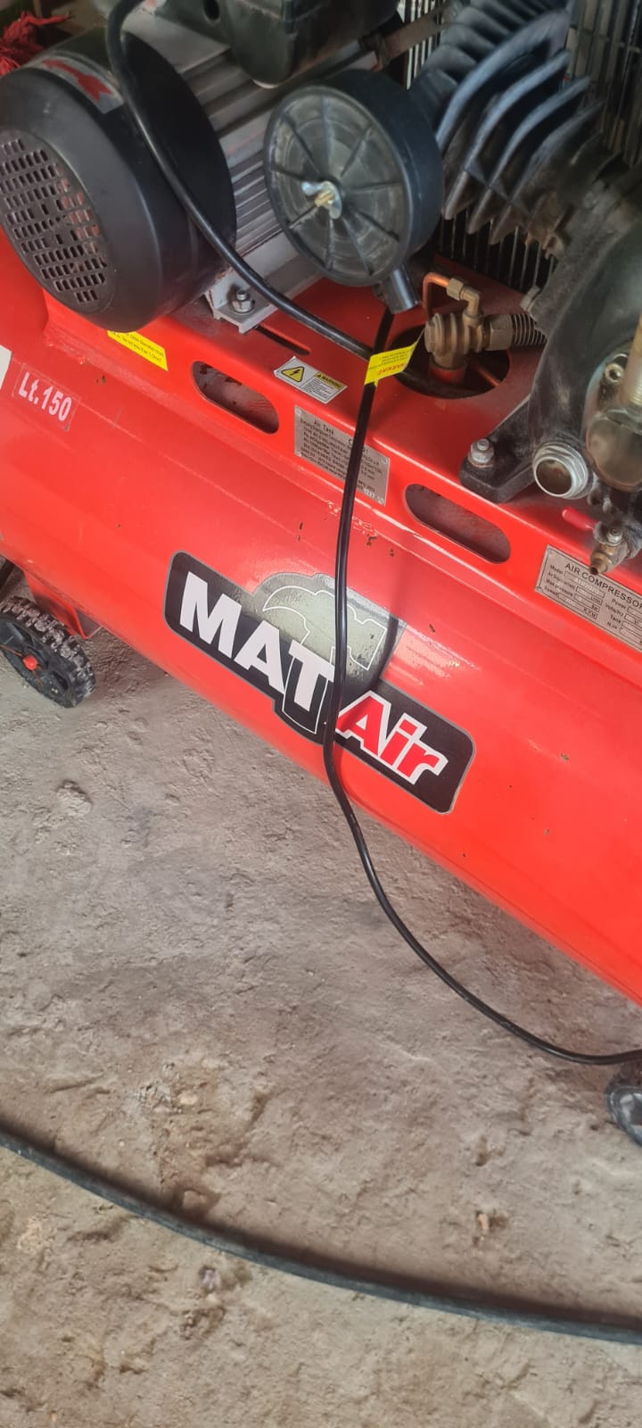 150L Air Compressor | Junk Mail