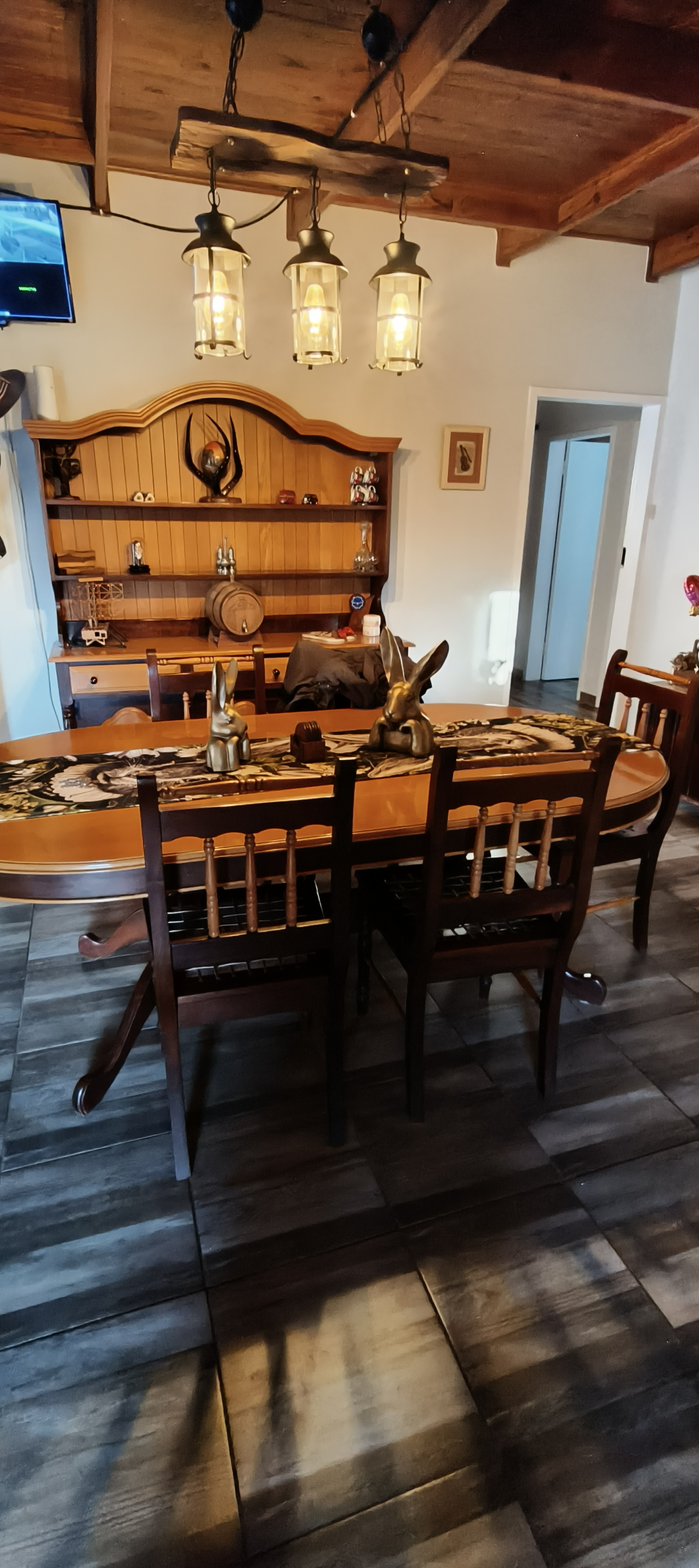 8-seater Yellowwood & Imboya dining room set | Junk Mail Marketplace