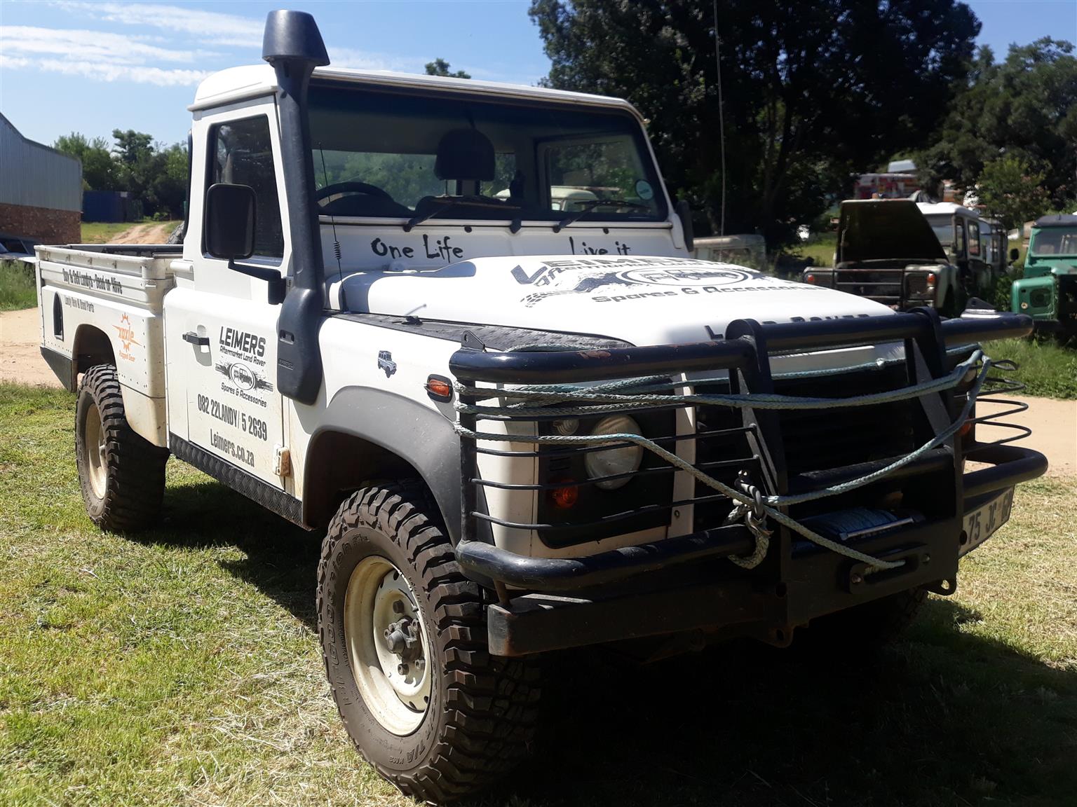 Land Rover Defender 110 – High Capacity Pick-Up | Junk Mail