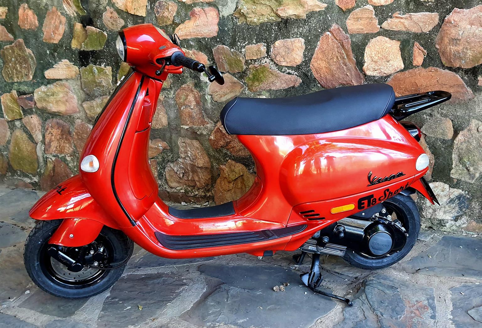 Vespa ET8 150cc scooter - sport rebuild | Junk Mail